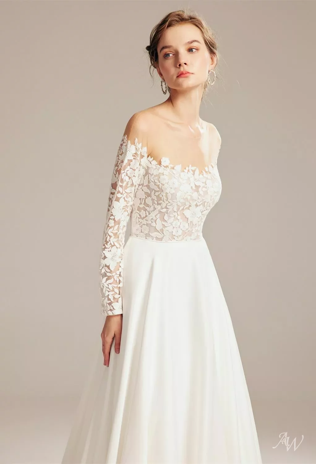 Blythe wedding dress | Beachweddingtips.com